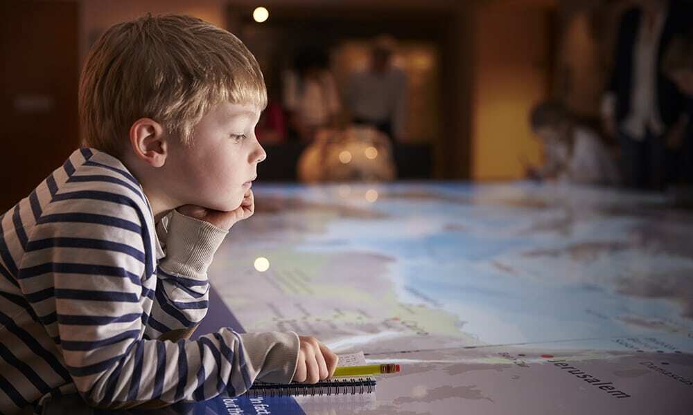Enhancing the Museum Experience with 4K Projectors